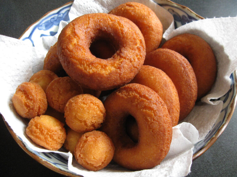 My Mother’s Round Doughnuts – Hiroko's Recipes