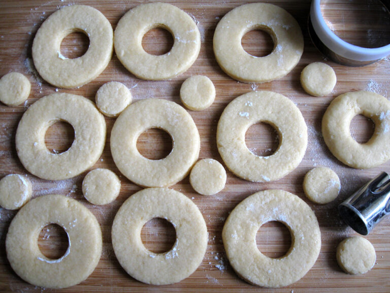 My Mother’s Round Doughnuts – Hiroko's Recipes