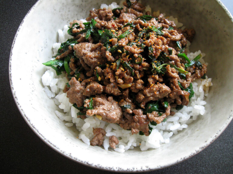 Beef Mince & Garlic Chives Rice Bowl – Hiroko's Recipes