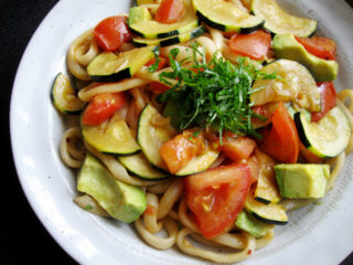 Stir-fried Udon with Tomato, Zucchini & Avocado – Hiroko's Recipes