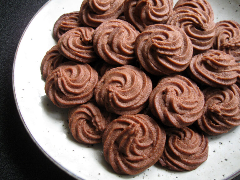 Piped Cocoa Biscuits – Hiroko's Recipes