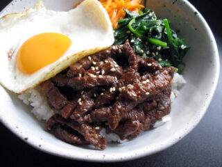 ‘Yakiniku’ Beef Rice Bowl – Hiroko's Recipes
