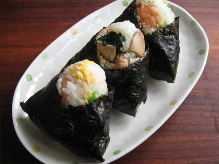 Sushi ‘Onigiri’ Rice Balls – Hiroko's Recipes