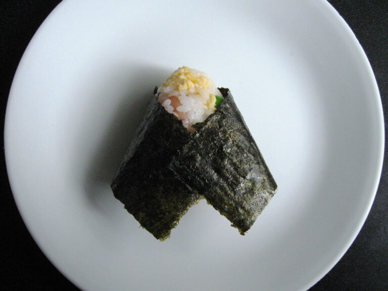 Sushi ‘Onigiri’ Rice Balls – Hiroko's Recipes