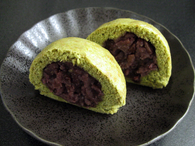 Steamed Azuki Stuffed Matcha Cakes – Hiroko's Recipes