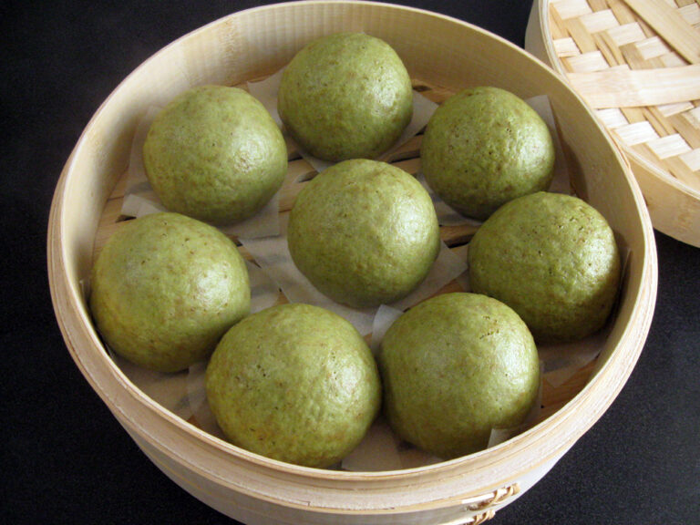 Steamed Azuki Stuffed Matcha Cakes – Hiroko's Recipes