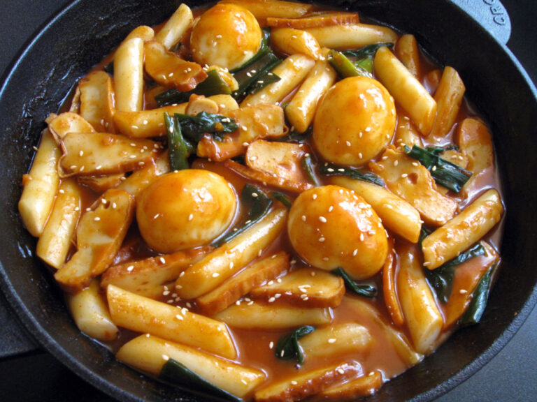 Topokki (Tteokbokki) – Hiroko's Recipes