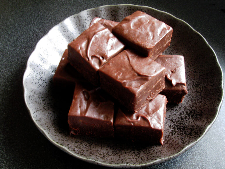 Super Easy Coffee Chocolate Fudge – Hiroko's Recipes