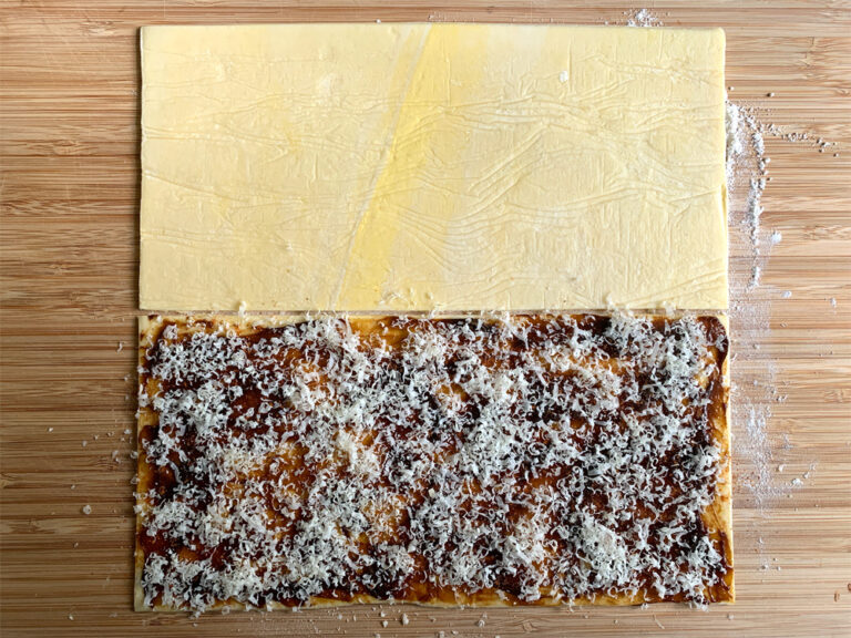 Vegemite & Chilli Puff Pastry Twists – Hiroko's Recipes