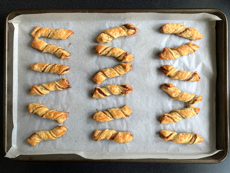 Vegemite & Chilli Puff Pastry Twists – Hiroko's Recipes
