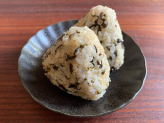 Shiso (Perilla) & Seasoned Kombu (Kelp) Mazegohan – Hiroko's Recipes