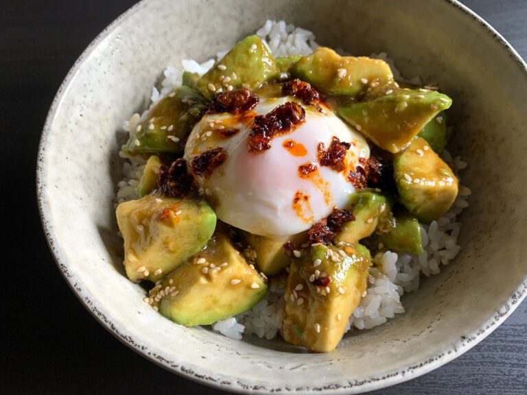 Avocado Rice Bowl with Garlic Sesame Sauce – Hiroko's Recipes
