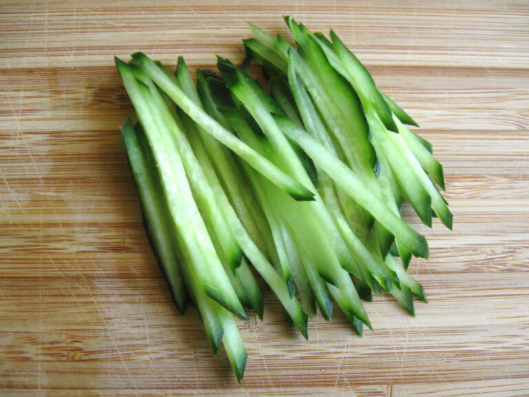 How To Cut Cucumber Into Thin Strips – Hiroko's Recipes